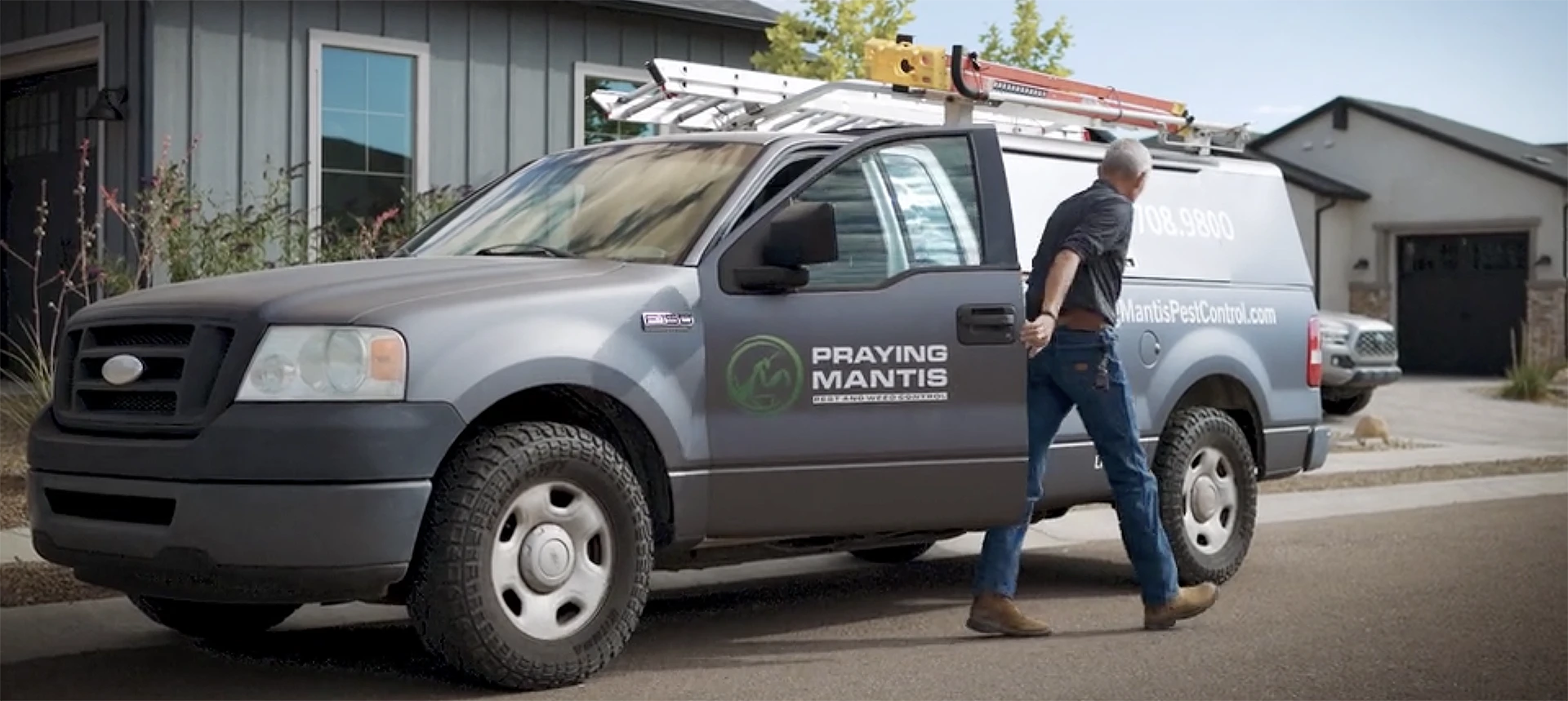 Contact Us - Praying Mantis Pest & Weed Control Prescott
